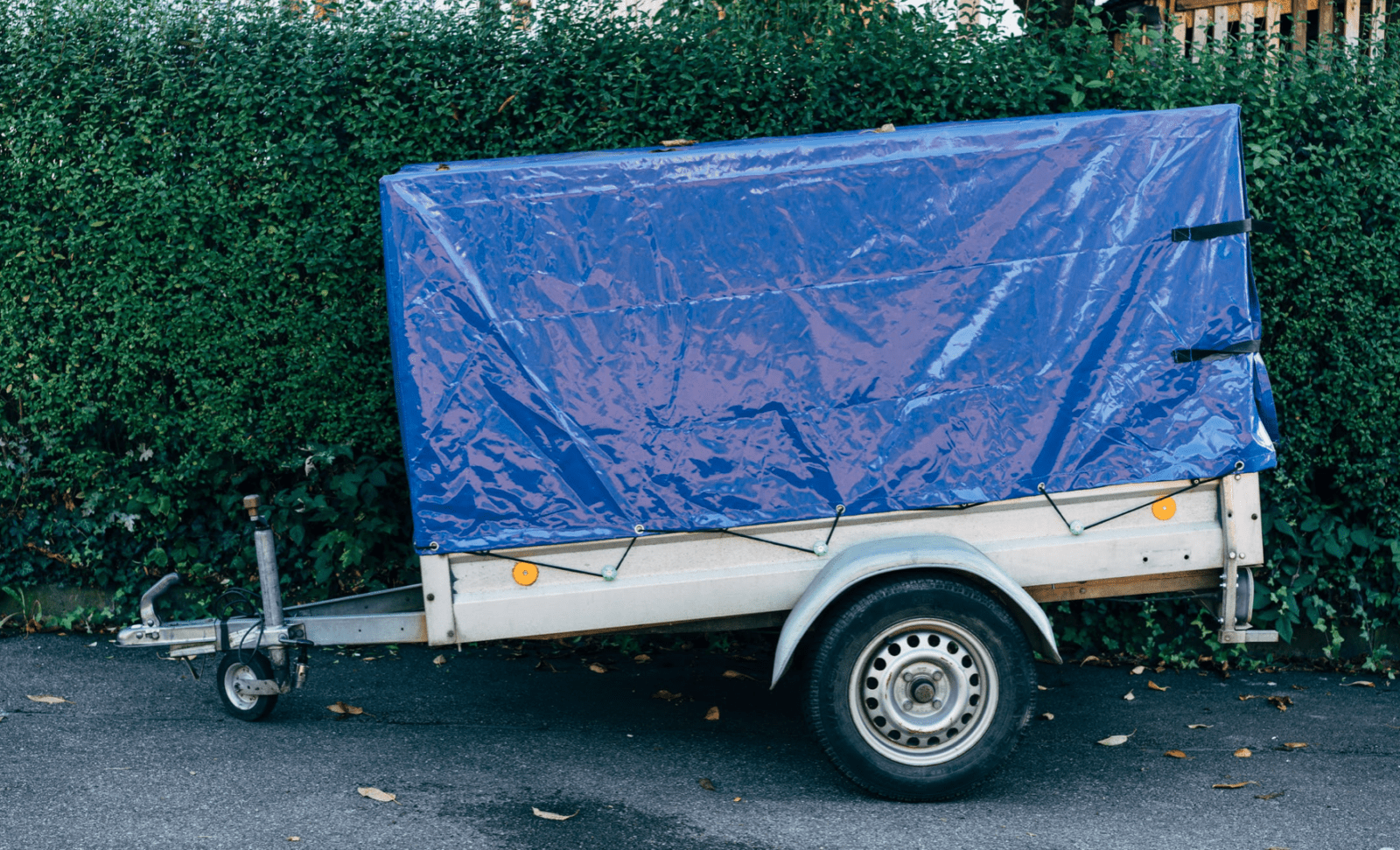Přívěsný vozík za auto - přívěs, vlek, valník - akce, sleva - Vpojisteni.cz